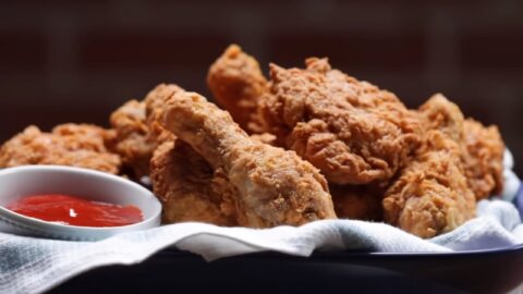 How to Make Crispy Buttermilk Fried Chicken (Southern Style ...